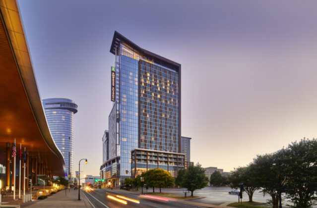 Largest Embassy Suites in the U.S. Opens in Downtown Nashville ...